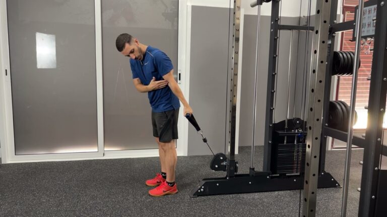 Cómo Realizar el Curl de Bíceps en Polea Unilateral: Guía Completa y ...